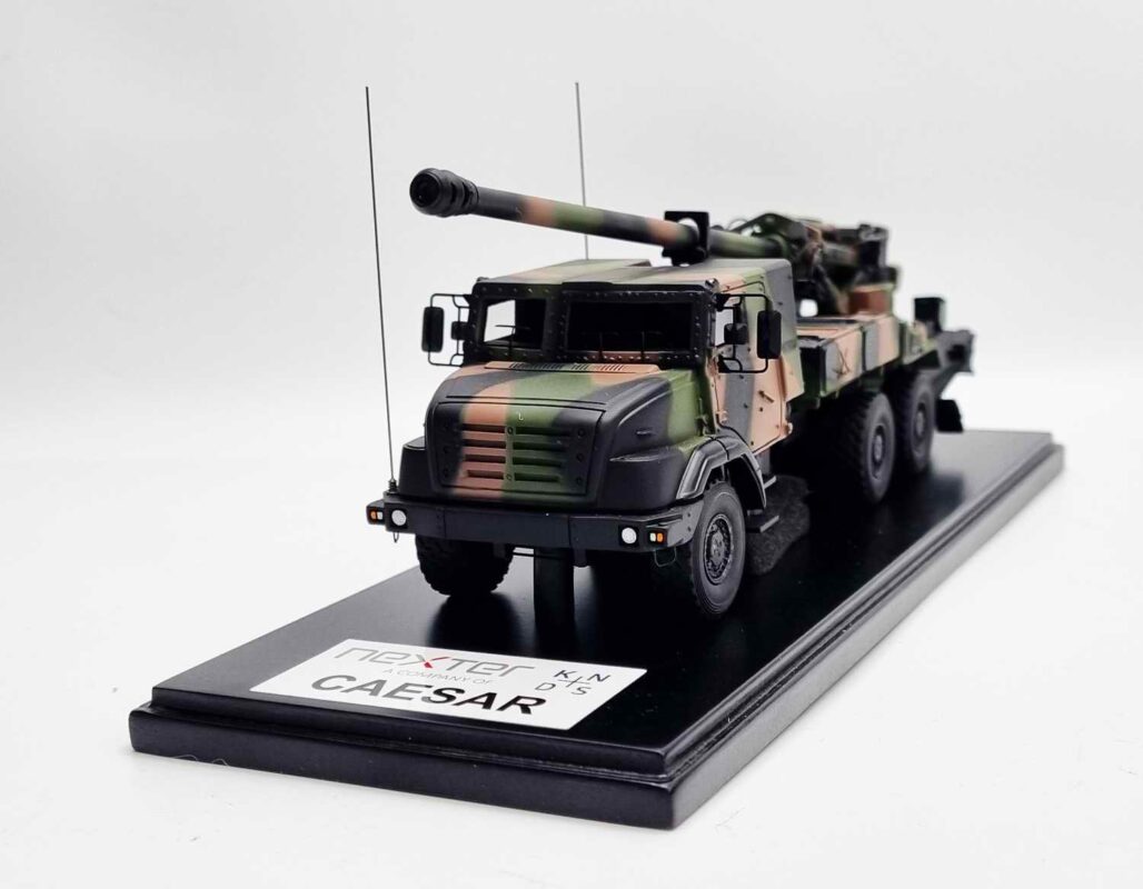 Camion Renault Canon Automoteur CAESAR 6X6 de 155mm Version Camouflage ...