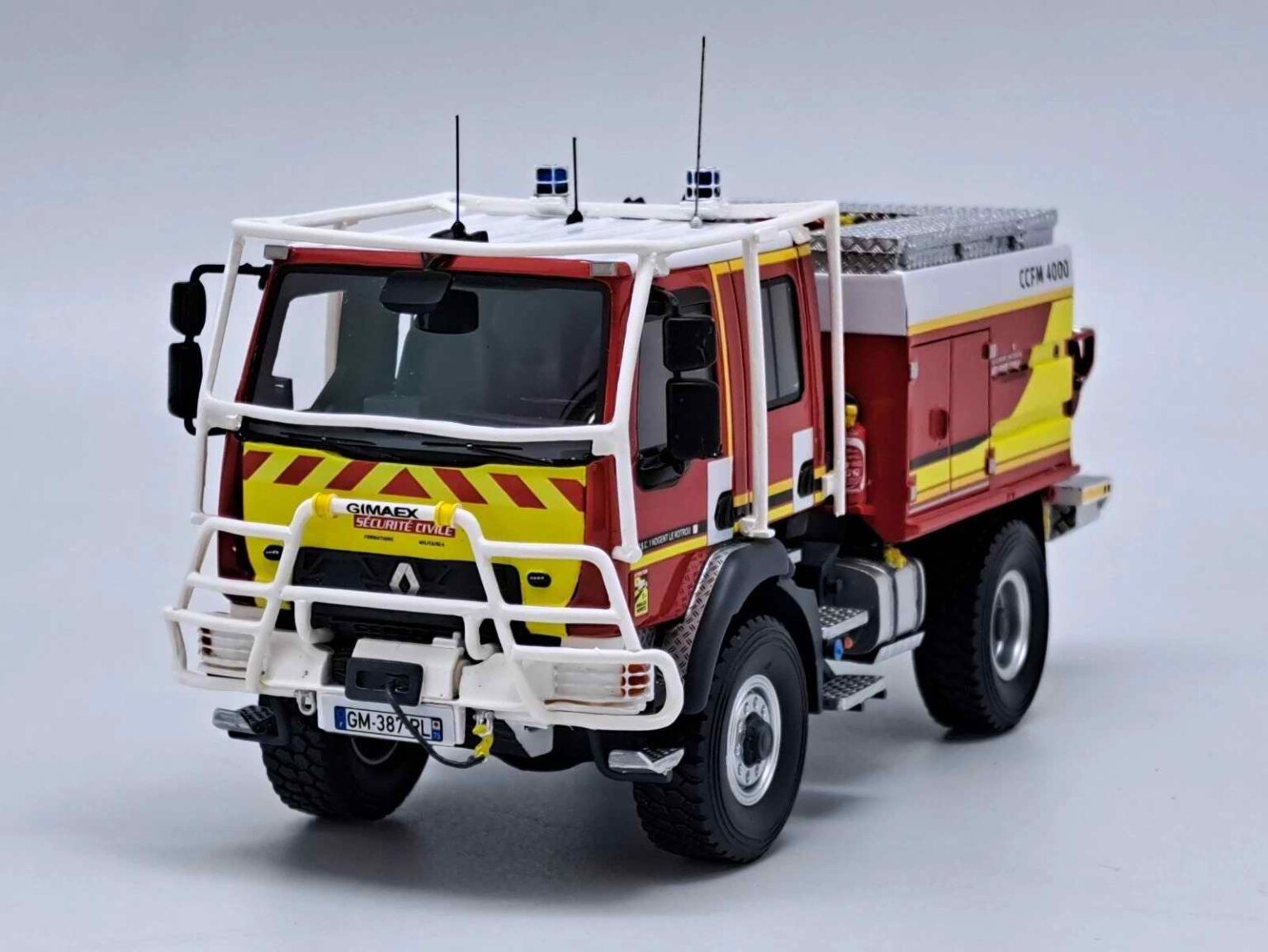 Camion de La Sécurité Civile Nogent Le Rotrou RENAULT D14 CCFM 4000 ...
